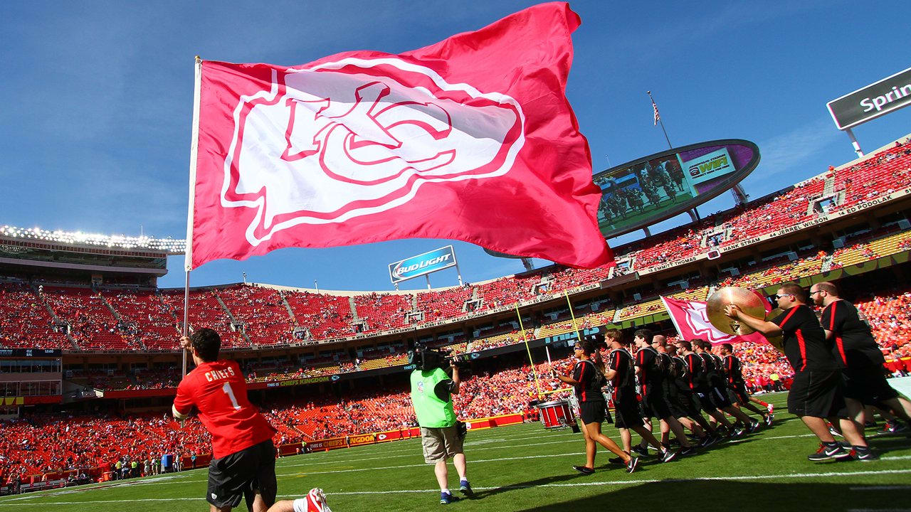 Photo Gallery: Kansas City Chiefs Breast Cancer Awareness