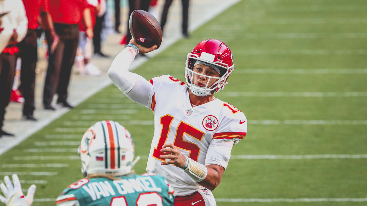 WATCH: Patrick Mahomes' Best Passes from his 2-Touchdown Game