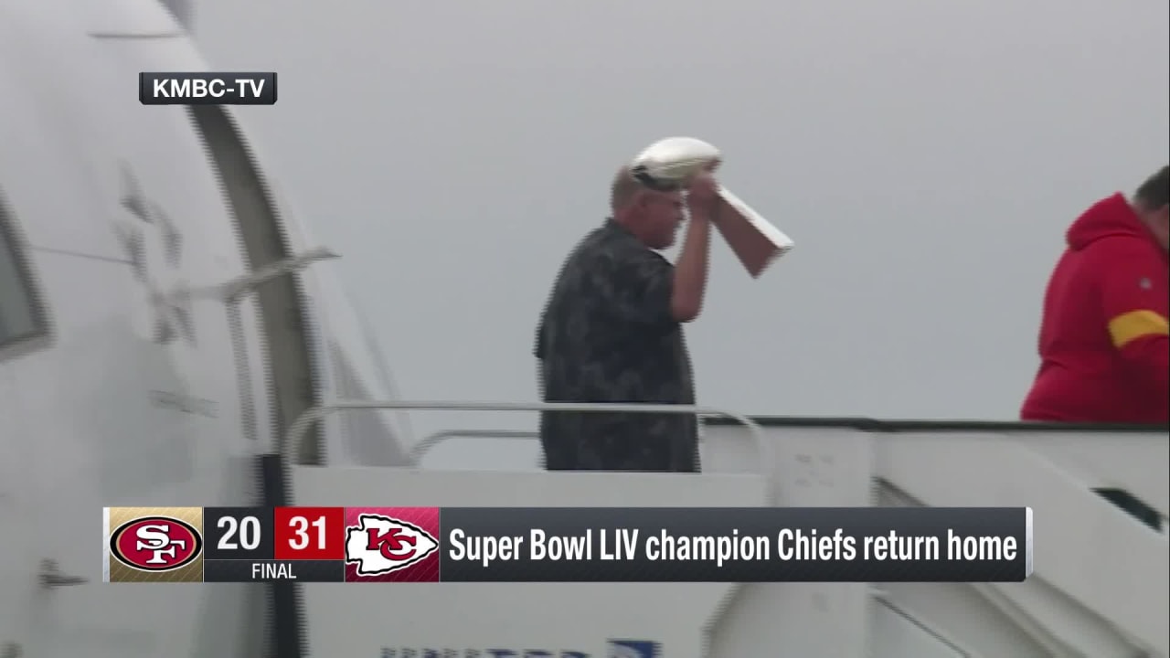 Andy Reid Hoists Lombardi Trophy after Chiefs' Team Plane arrives in ...