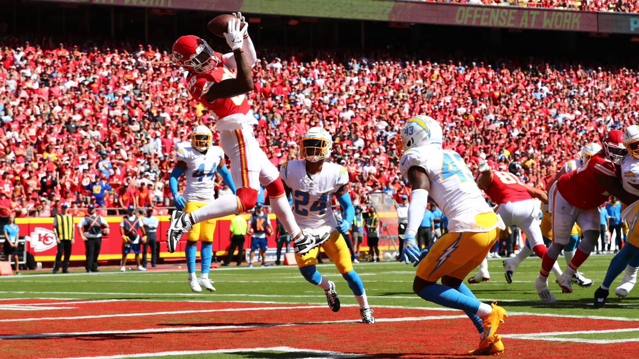 Photos: Top Shots from Week 3 vs. Los Angeles Chargers