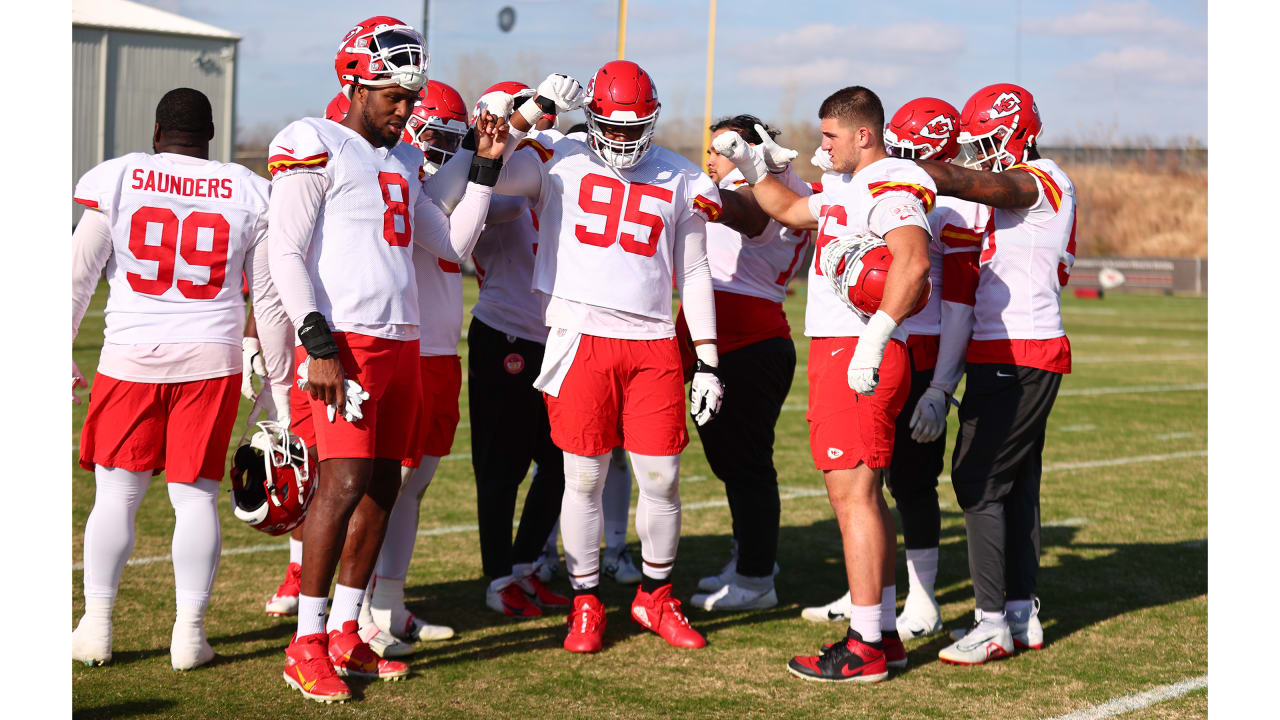 Photos: On-Field at Chiefs Practice | 11/03/22