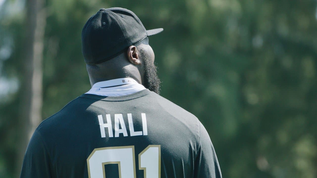 Hali Enjoys Chance to Meet Other NFL Greats