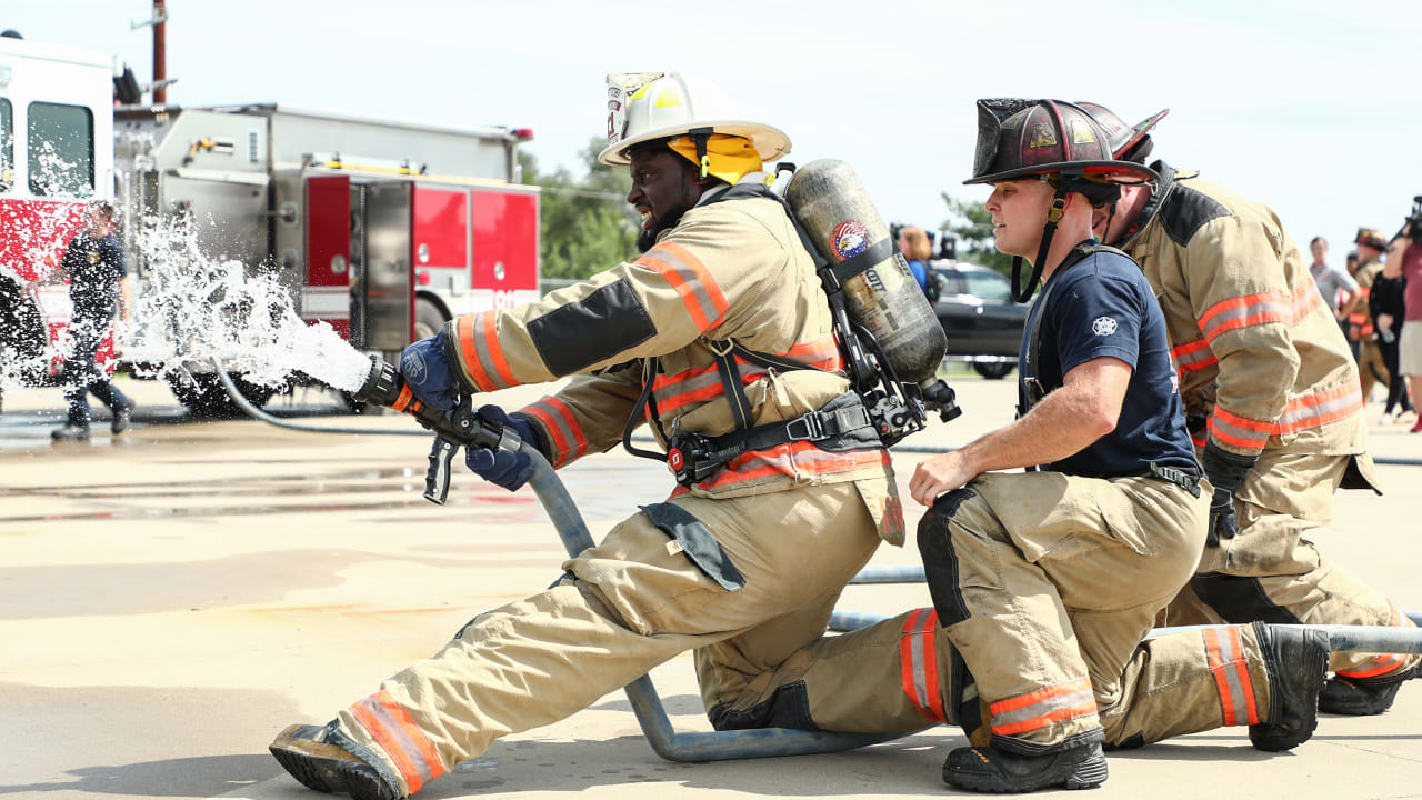 Chiefs Visit Independence Fire Department to Thank First Responders