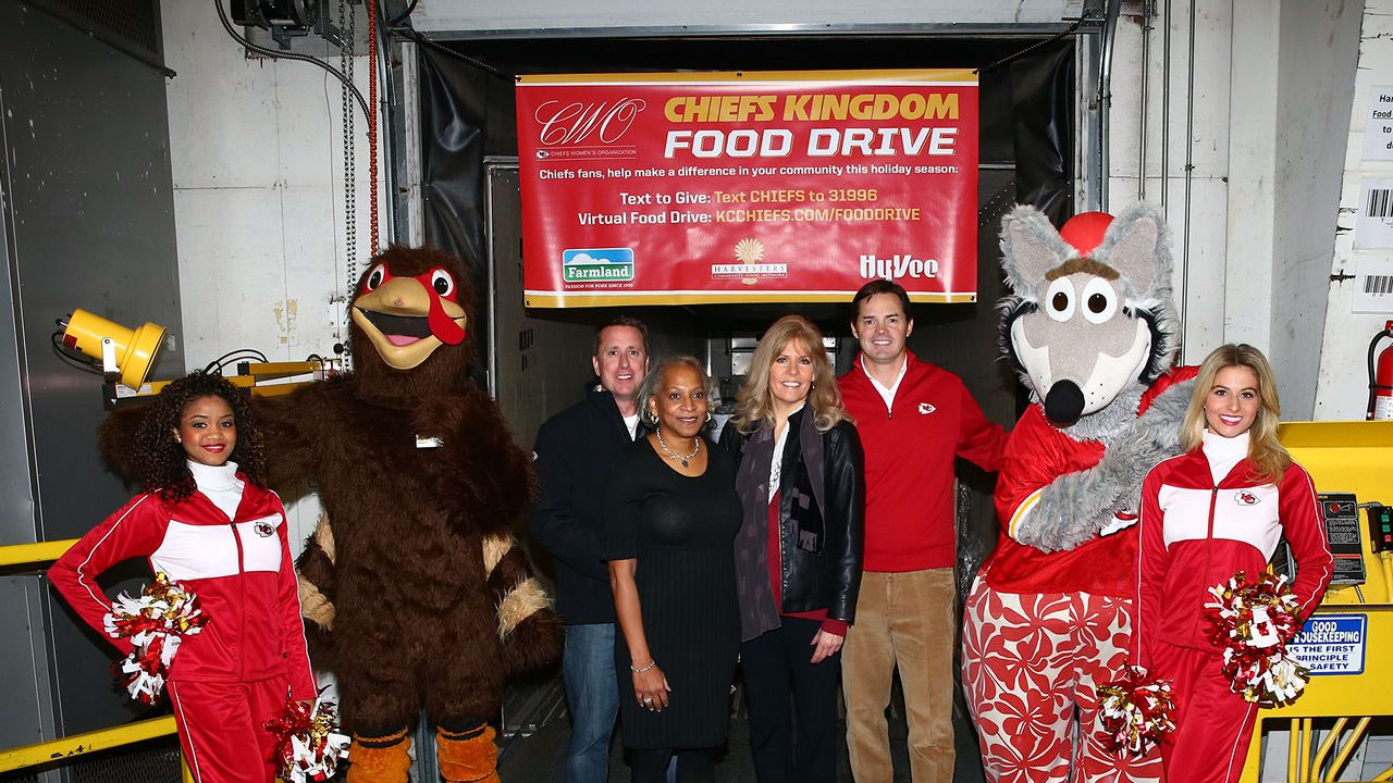 Photo Gallery: Chiefs Kingdom Food Drive