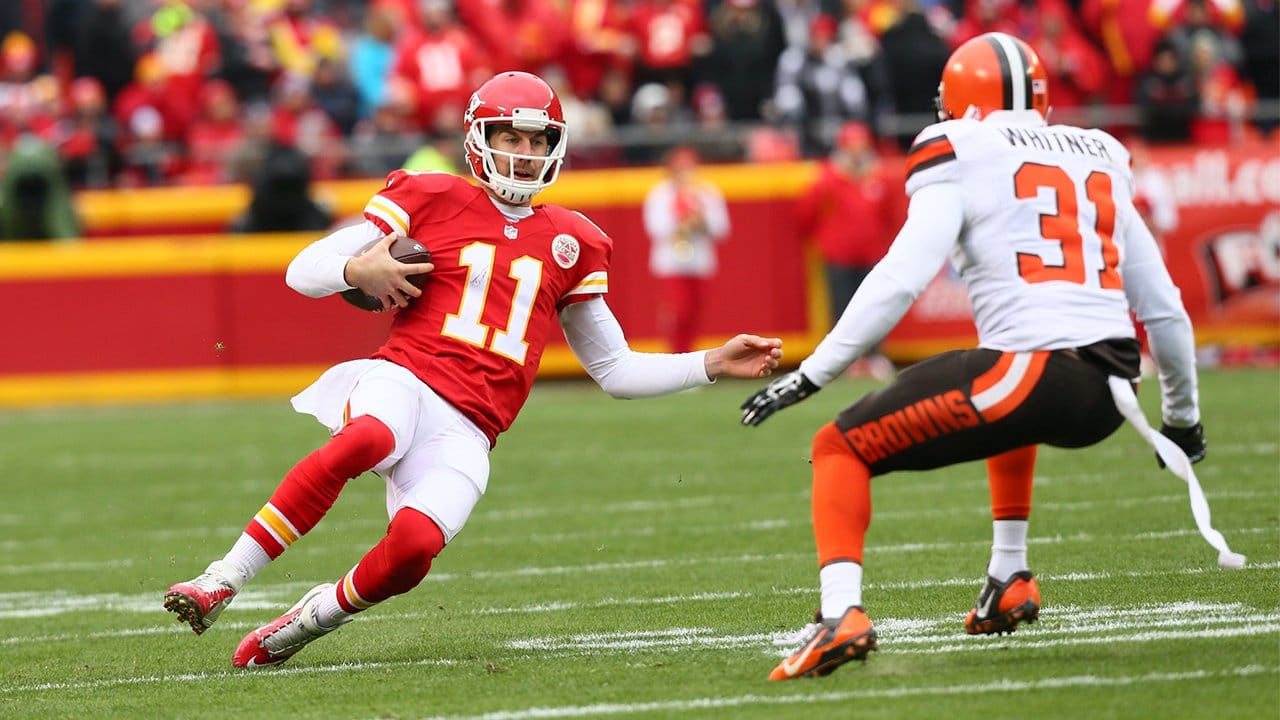 Alex Smith Eludes the Browns with His Legs
