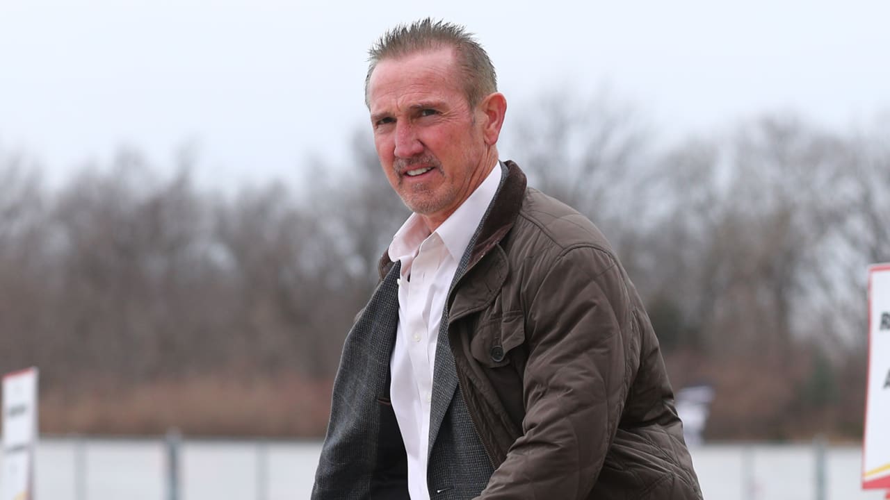 Photos: Chiefs Player Arrivals from Week 16 | Chiefs vs. Steelers