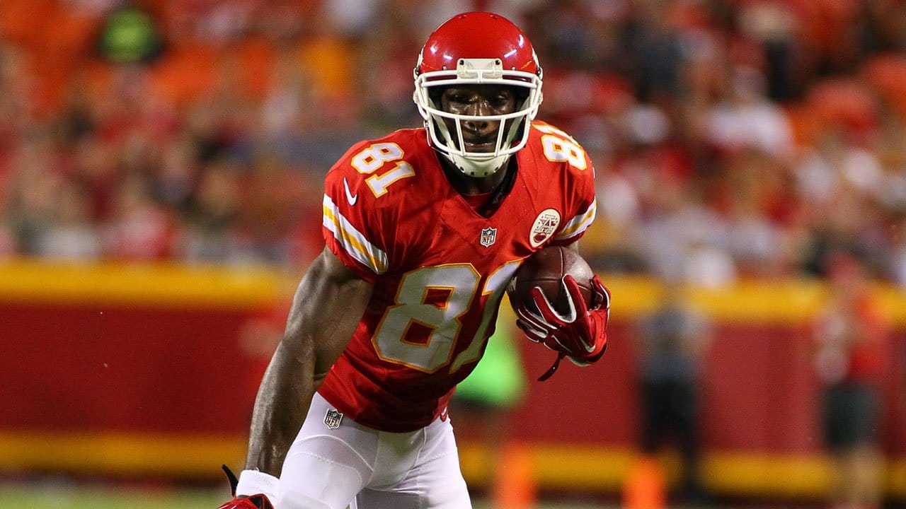 Jason Avant Snags a Pass from Alex Smith