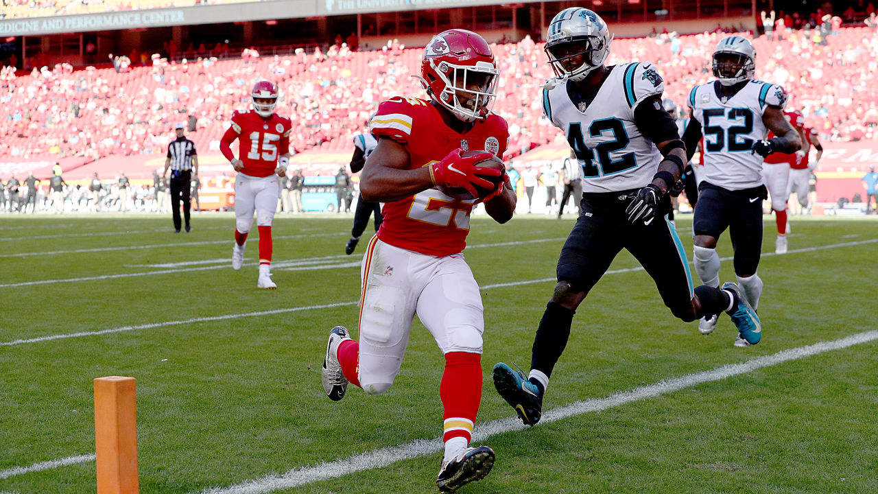 Photos: Game Action from Week 9 | Chiefs vs. Panthers
