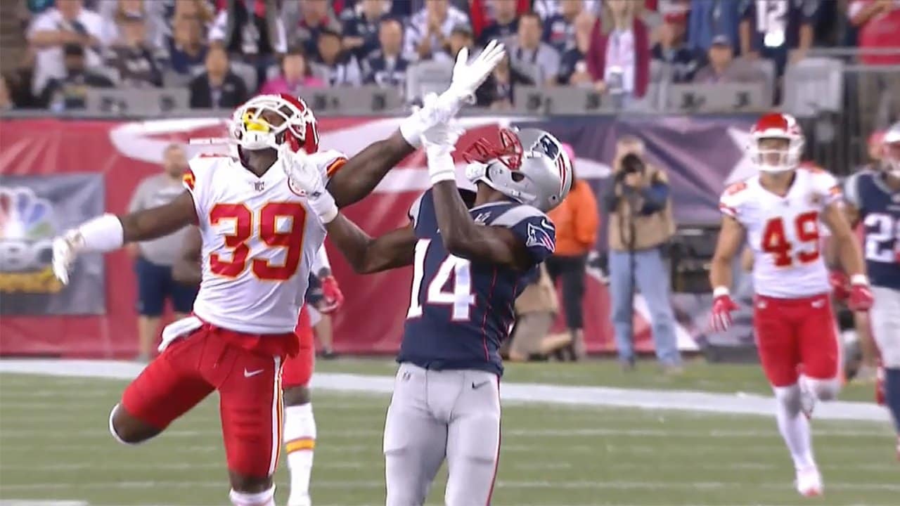 Terrance Mitchell Breaks Up Big Third-Down Pass