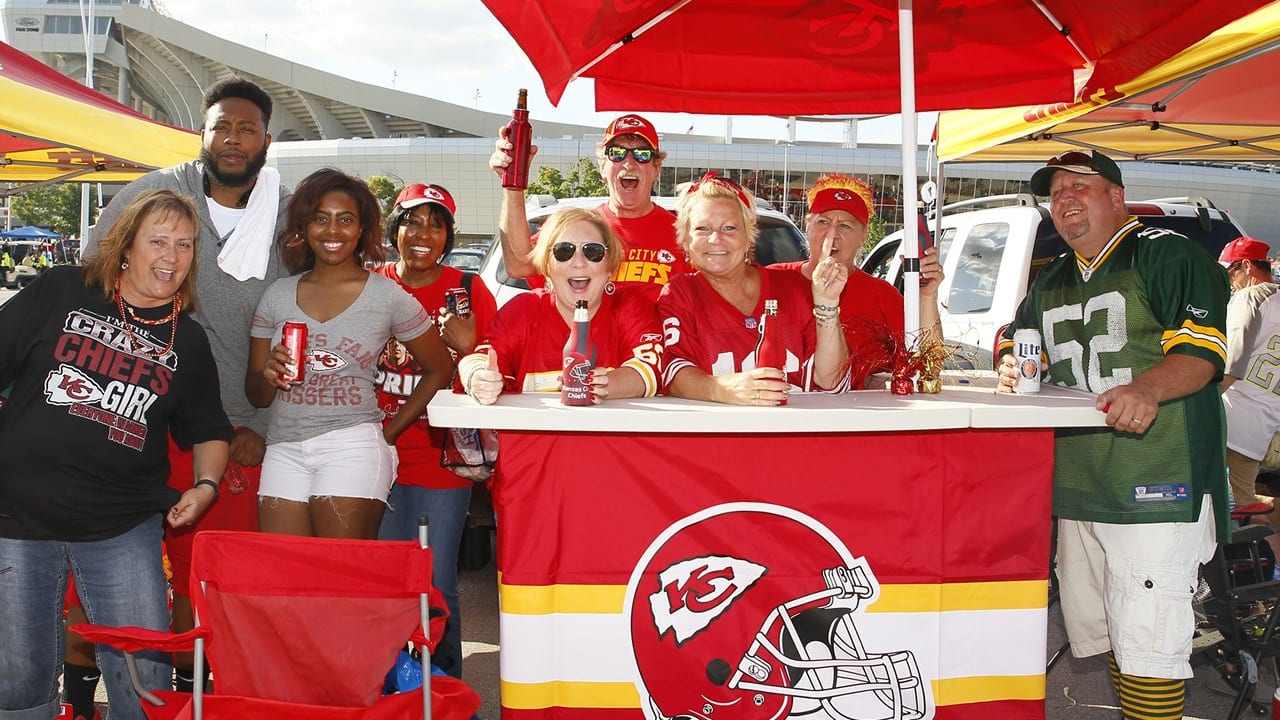 Photo Gallery: Chiefs vs. Packers Tailgating