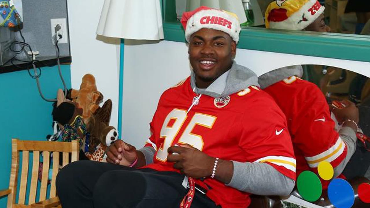 Chiefs Rookies Make Annual Visit to the Children’s Center