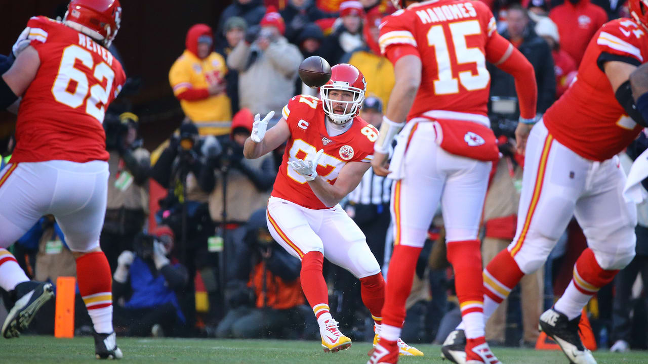 Patrick Mahomes Rips Fourth-down Dart to Travis Kelce to Move the Chains