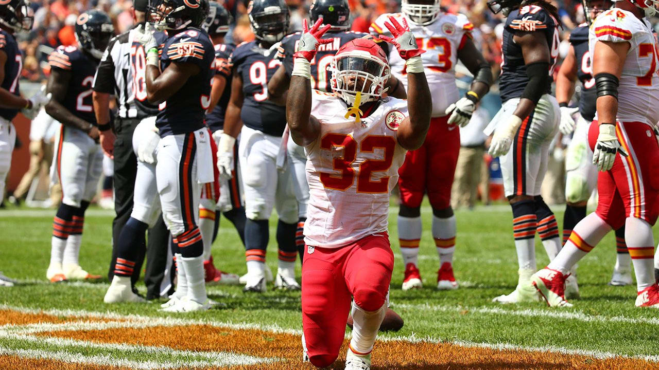 Spencer Ware Runs it in for a 1-yard Touchdown