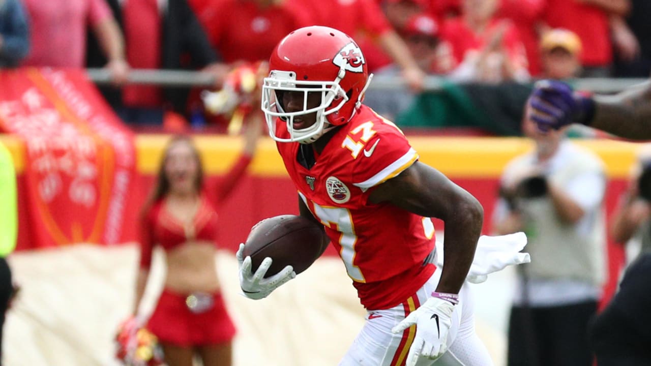 Mecole Hardman Turns Potential Turnover into EPIC Field Reversal for ...