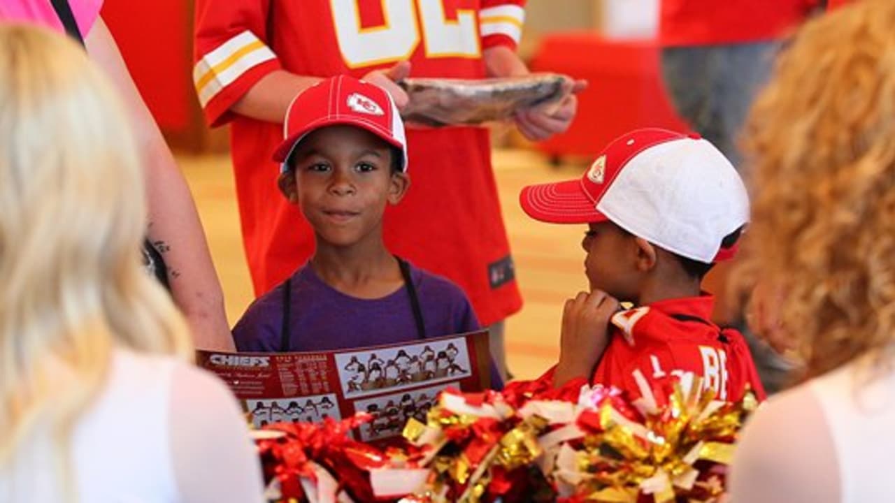 Chiefs Rookies Meet First-Year Season Ticket Members