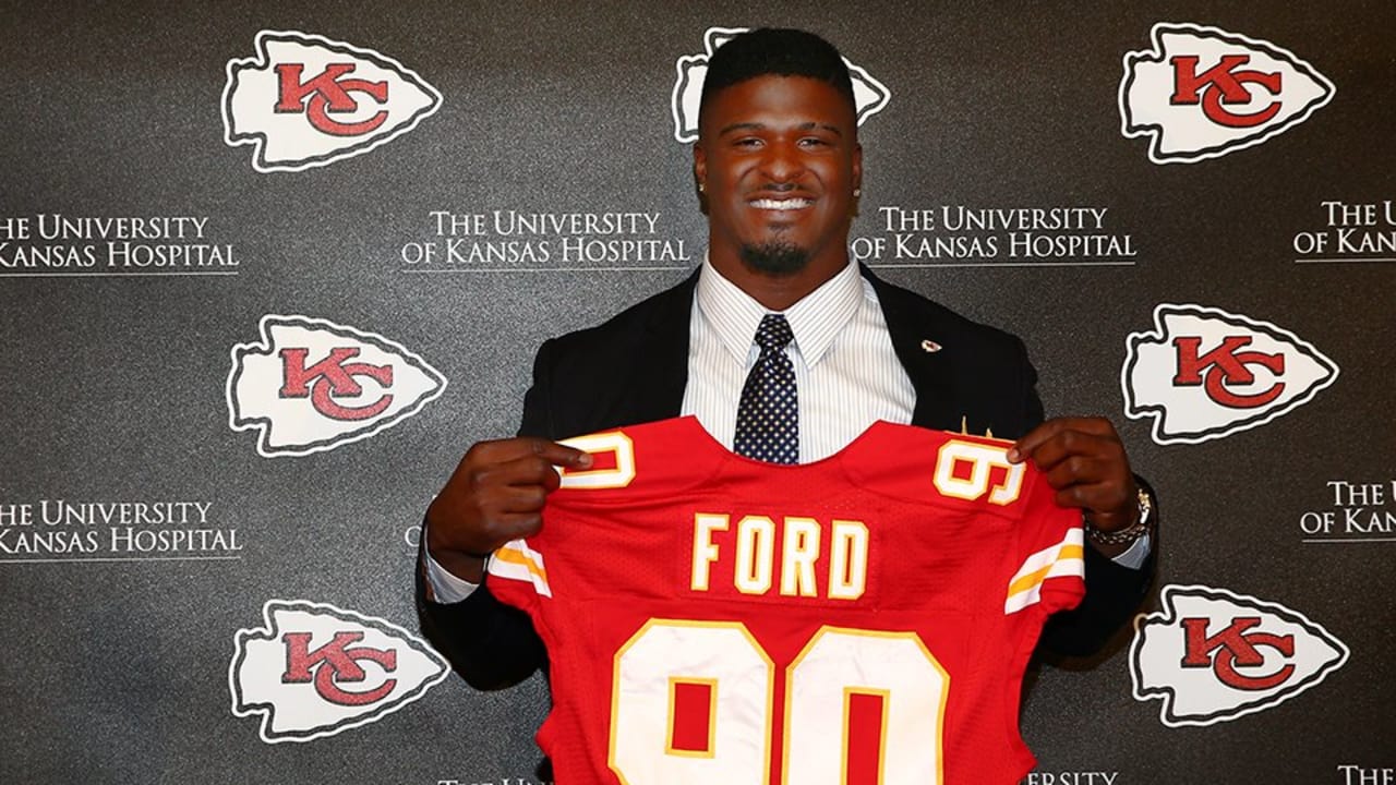 PHOTOS: Dee Ford Arrives in Kansas City