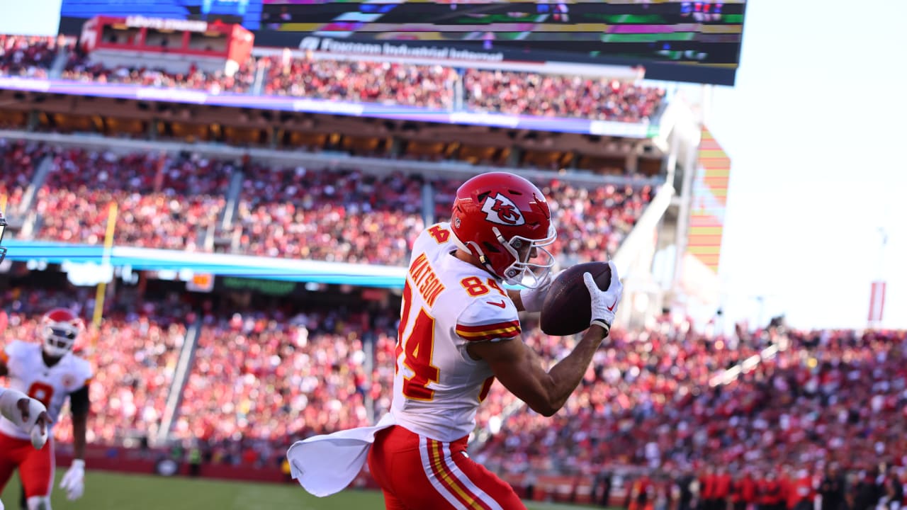 TOUCHDOWN: Patrick Mahomes Hits Justin Watson for Score