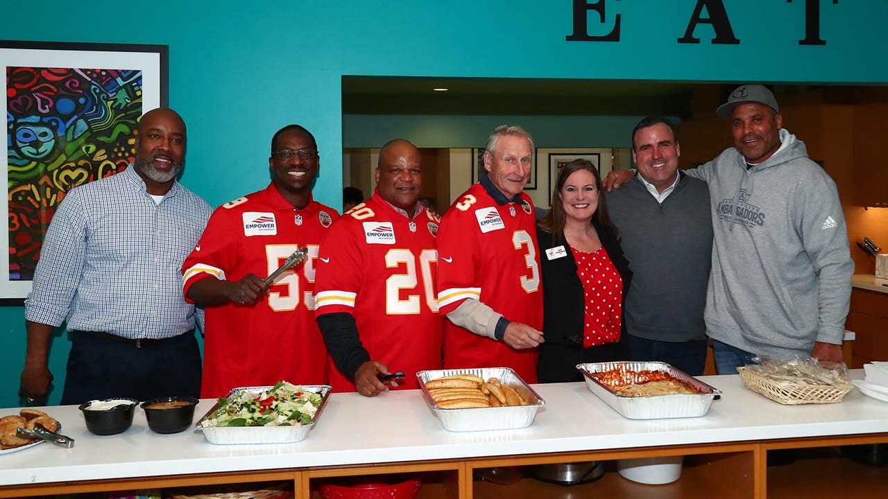 Photo Gallery: Chiefs Ambassadors Visit RMH