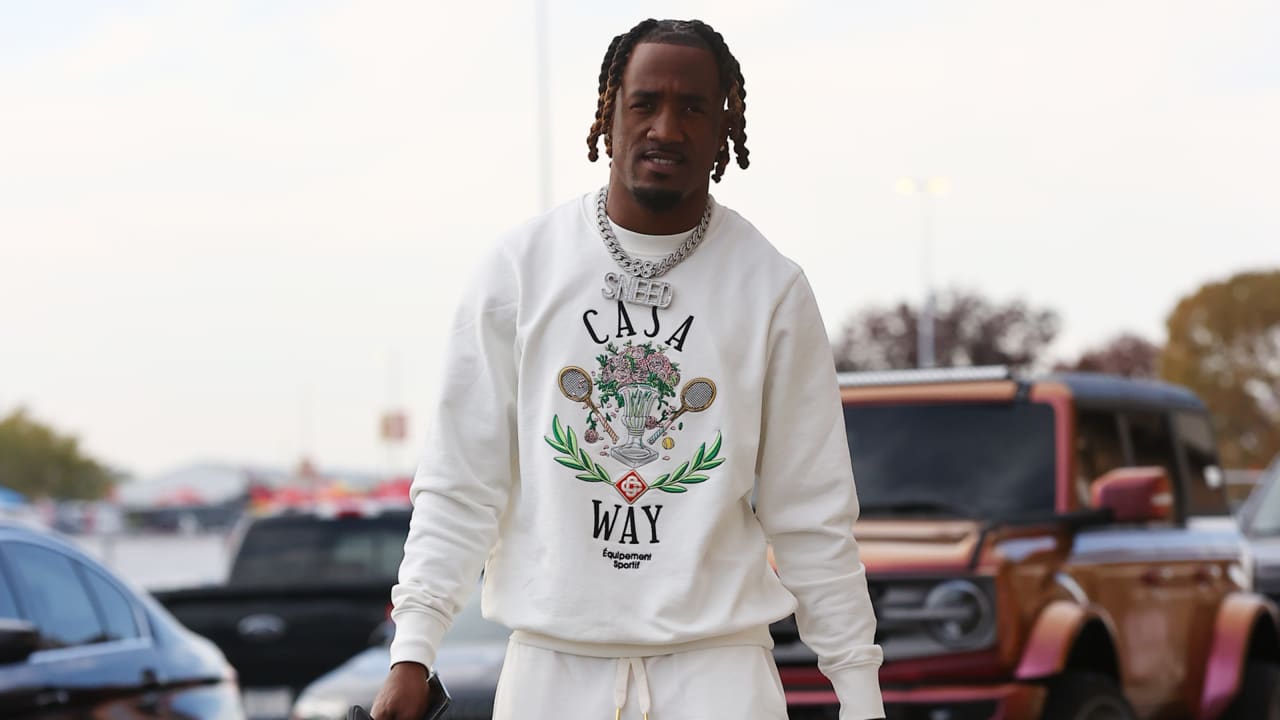 Photos: Chiefs Player Arrivals from Week 5 | Chiefs vs. Raiders