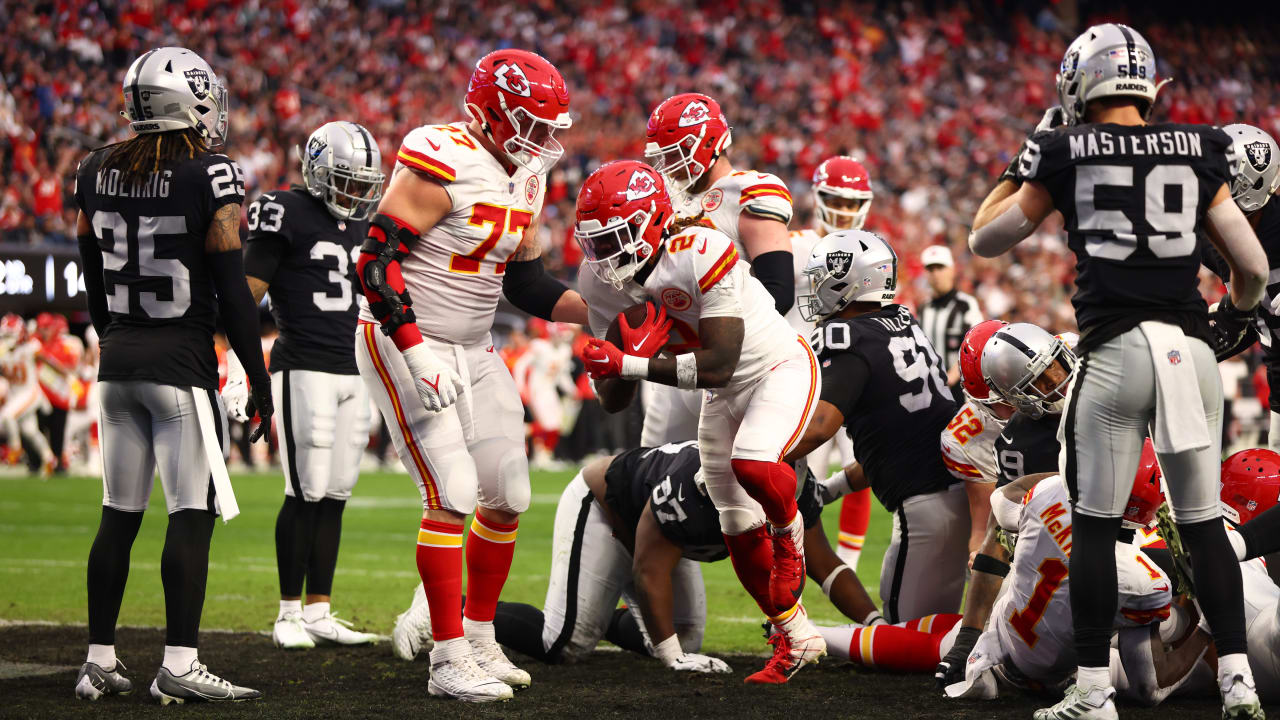 TOUCHDOWN: Chiefs' O-Line Paves the Way for Ronald Jones' First TD of ...