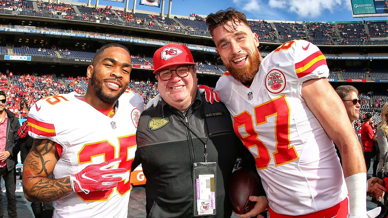 Photo Gallery: Celebrities Who Follow the Chiefs