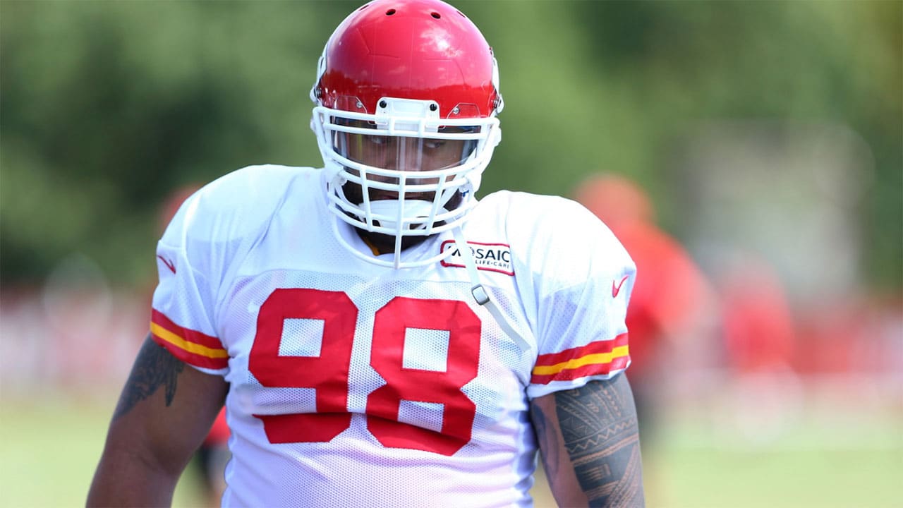 New DL Roy Miller Leans on Facetime Bud and Fellow Longhorn, Derrick ...