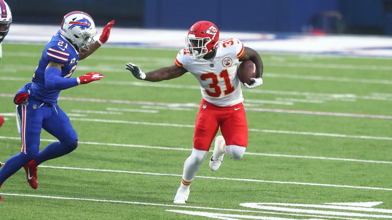 Darrel Williams Takes Screen Pass for 15 Yards