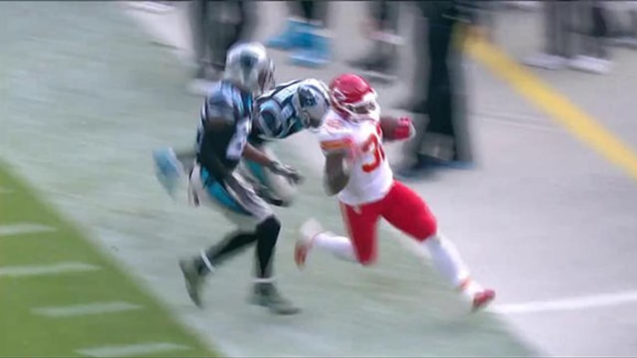 Spencer Ware picks up 9-yards to get the first down