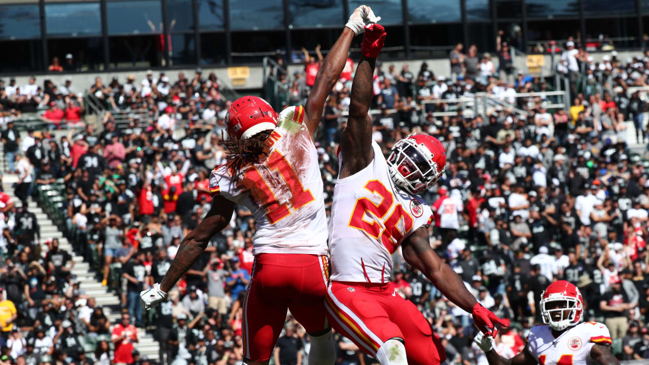 Patrick Mahomes' Fourth Touchdown of the Half is Back-Shoulder Dime to ...