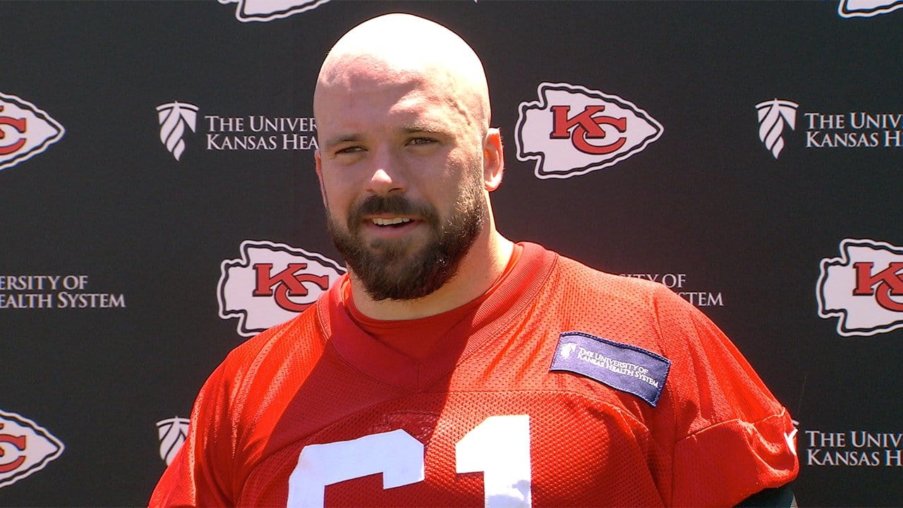 Mitch Morse is Having Fun during OTAs