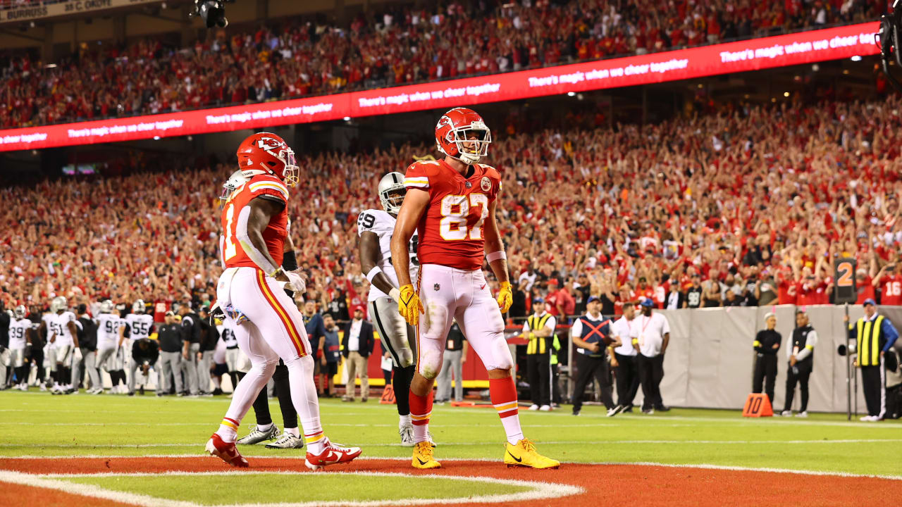 TOUCHDOWN: Travis Kelce's Double-Stiff-Arm TD is TE's Third Score