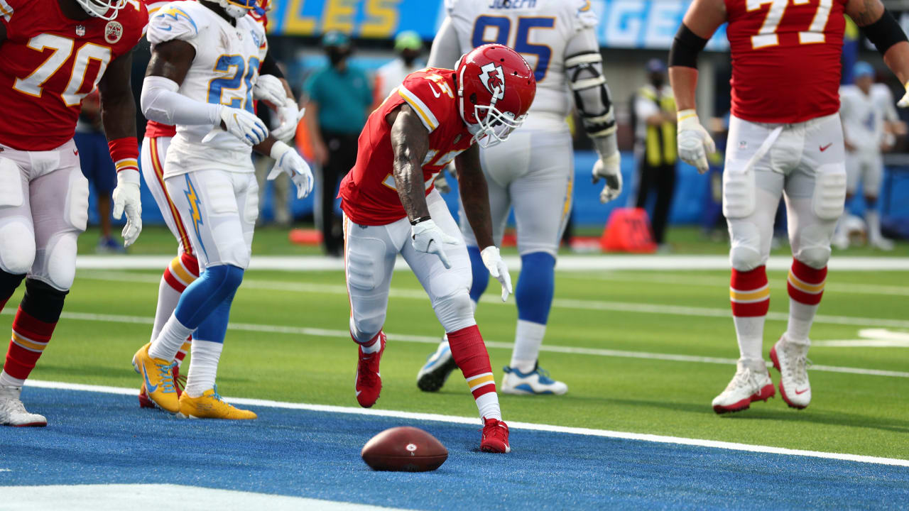 Mecole Hardman Sneaks in a Two Point Conversion to Tie the Game