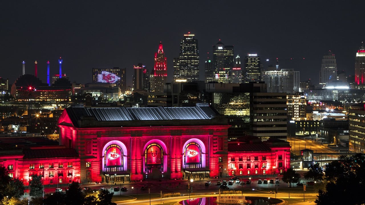 Photo Gallery: Red Friday Week