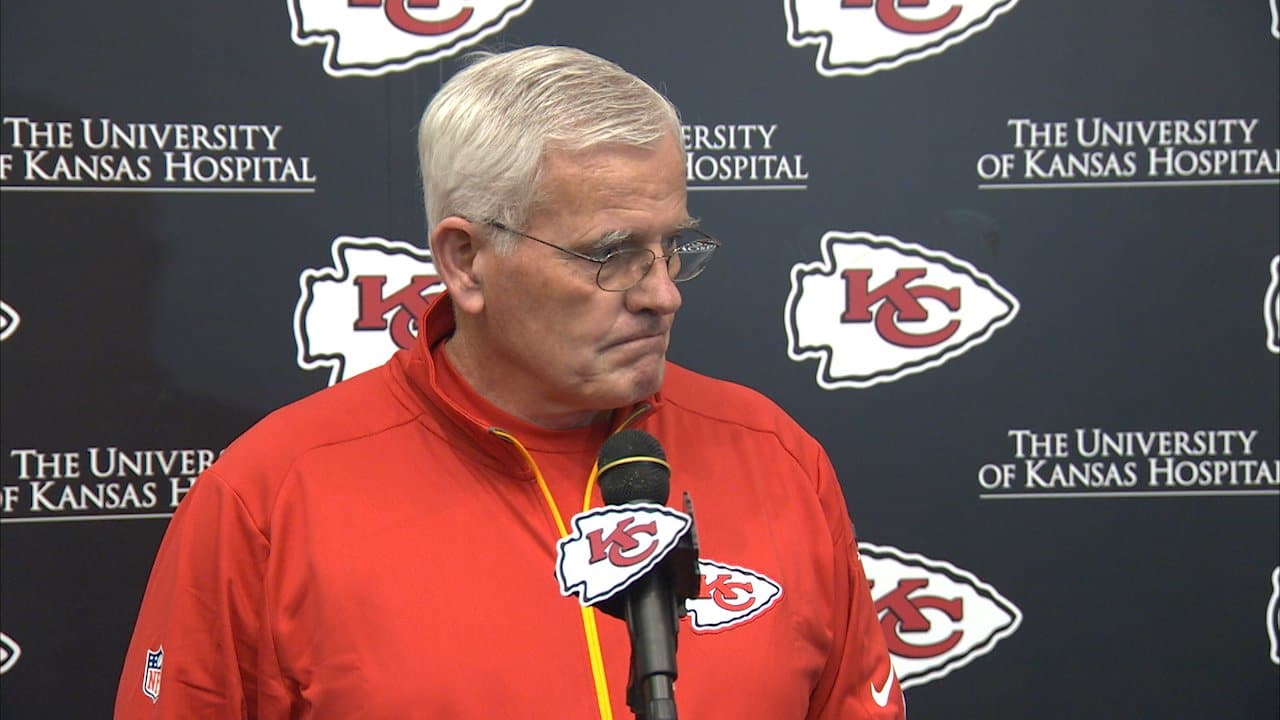 Sutton Examines Patriots Offense