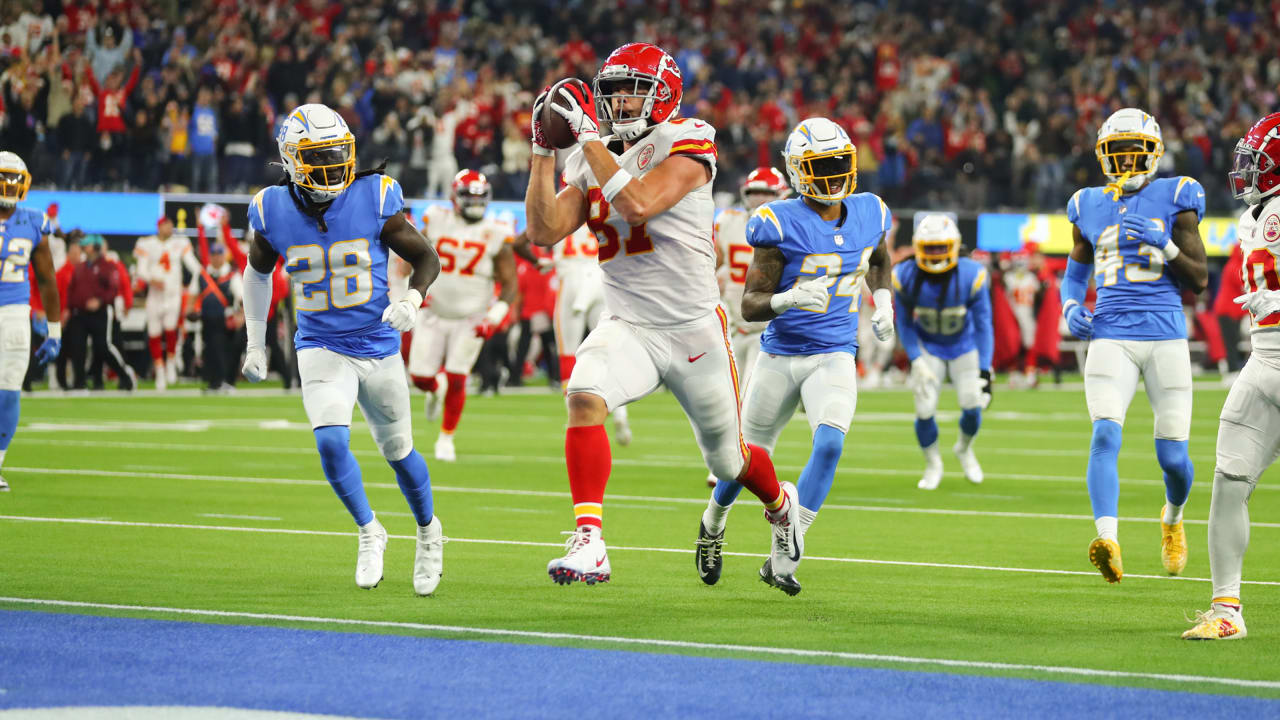 Photos: Game Action from Week 15 | Chiefs vs. Chargers