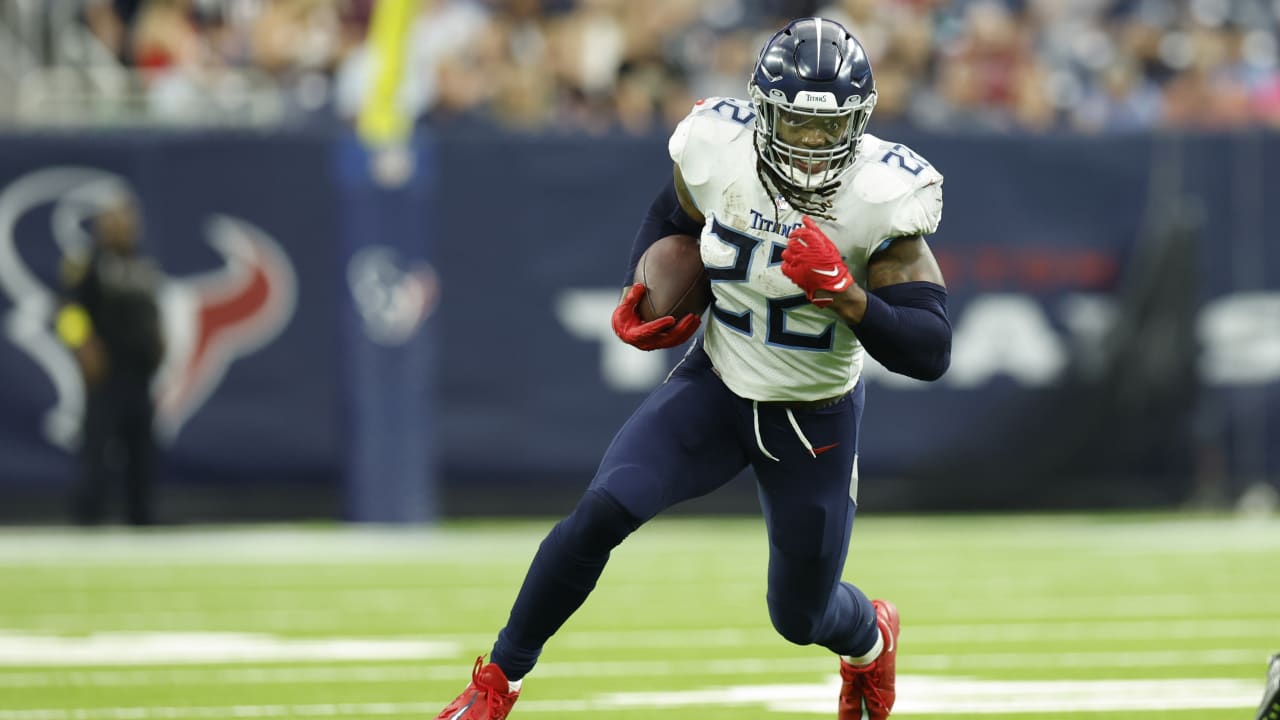 Chiefs Aim to Stop the “King” of Running Backs in Derrick Henry