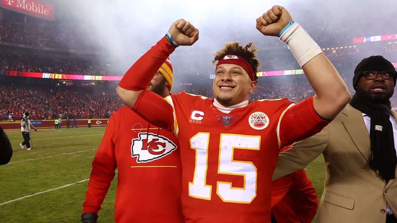 Patrick Mahomes Most Amazing Plays from 4-TD Game in Divisional ...