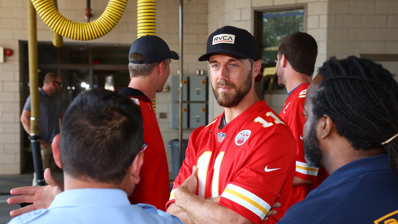 Photo Gallery: Chiefs Quarterbacks Visit Local Members Of KCFD