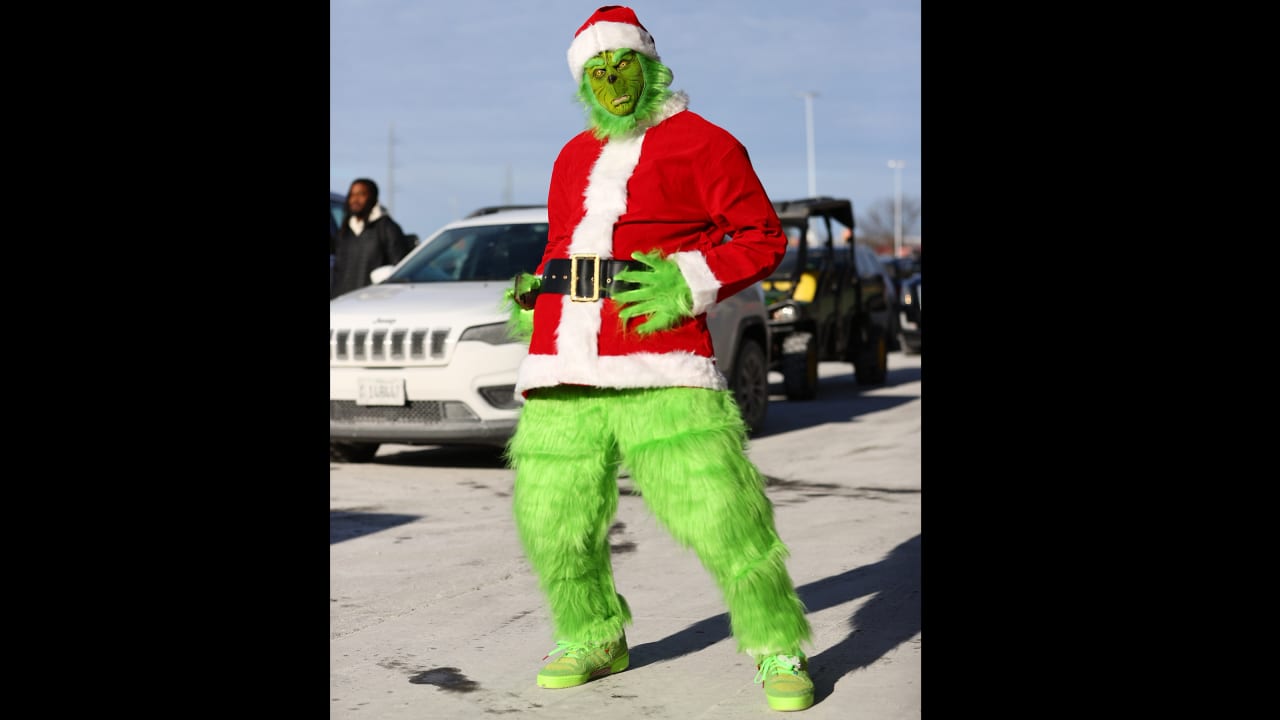 Photos: Chiefs Player Arrivals from Week 16 | Chiefs vs. Seahawks