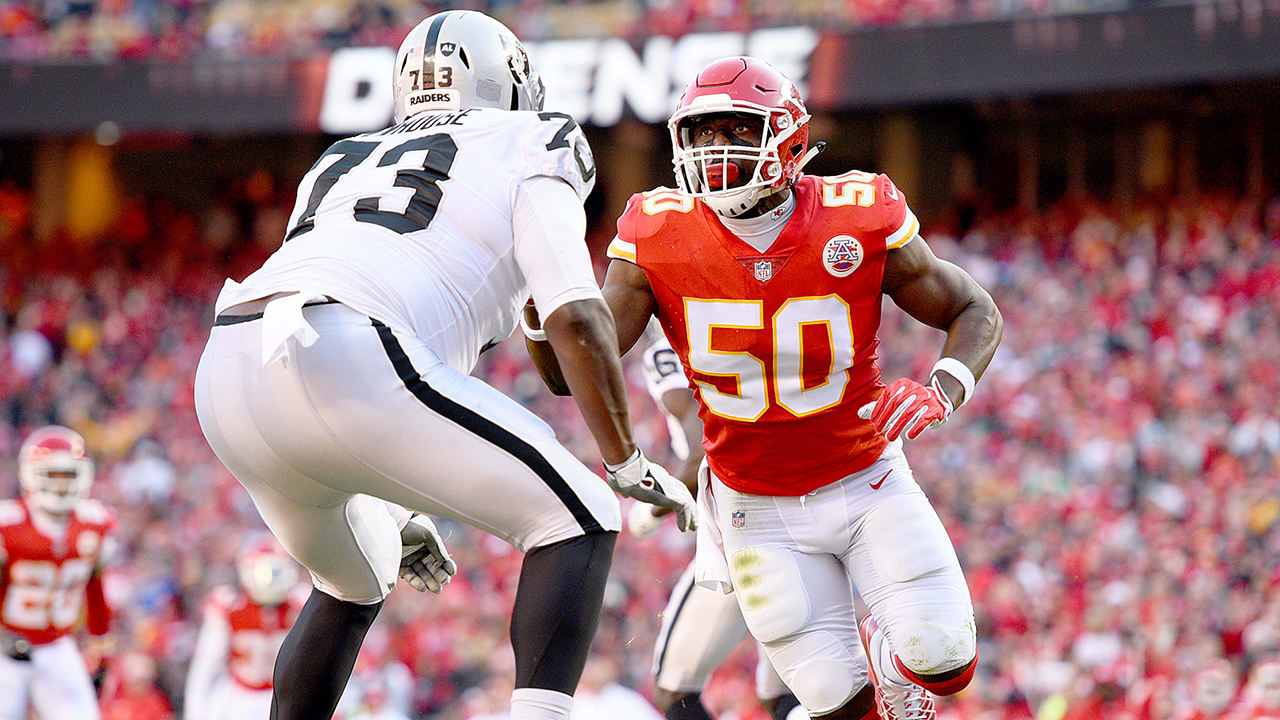 With Their Backs Against the Wall, Chiefs Defense Sets Tone on Sunday