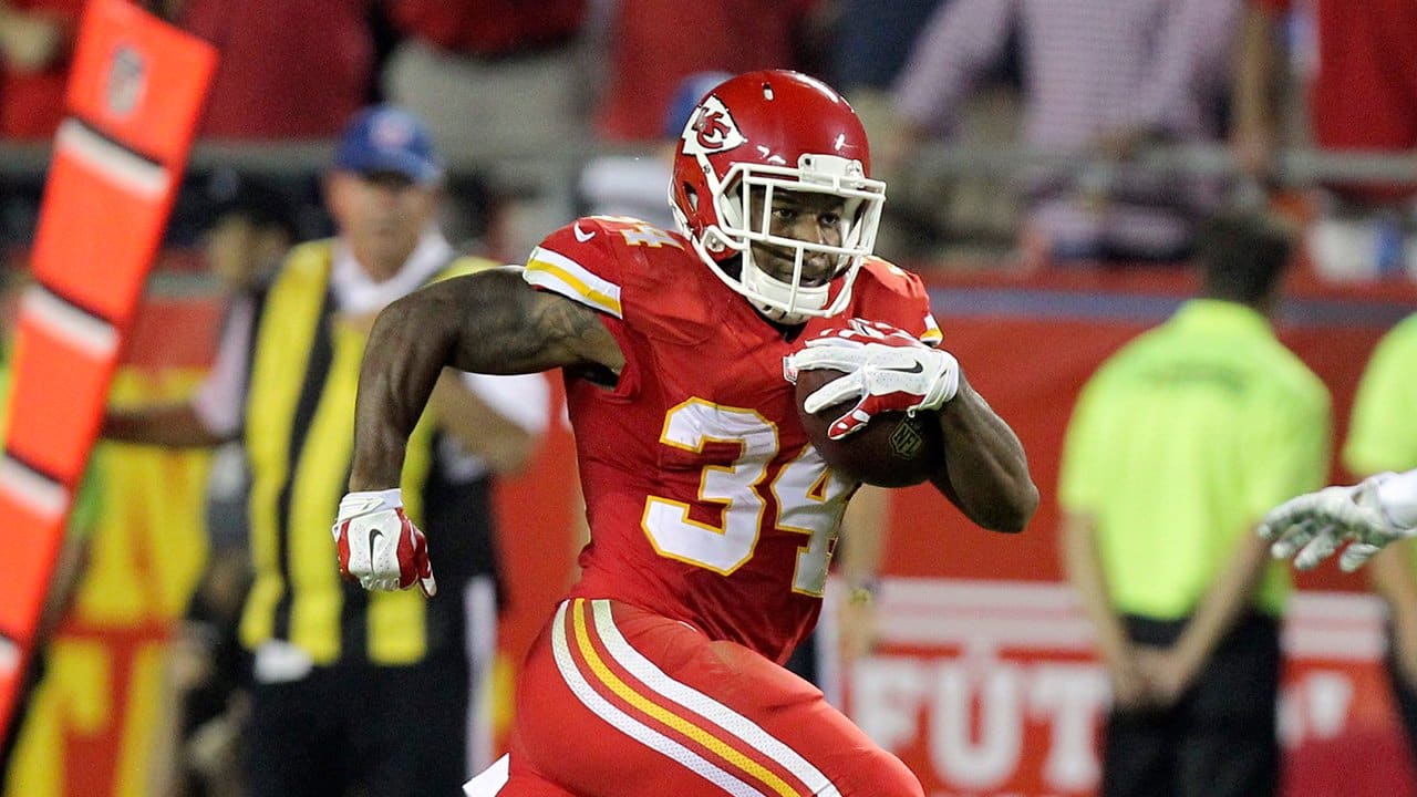 Knile Davis Bursts for 48 Yards