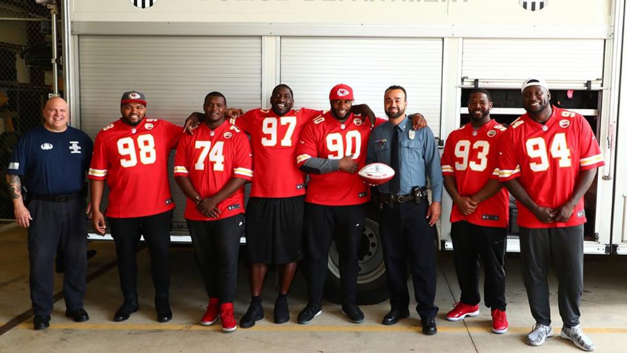 Chiefs’ Defensive Line Celebrates National Police Week with Tour of ...
