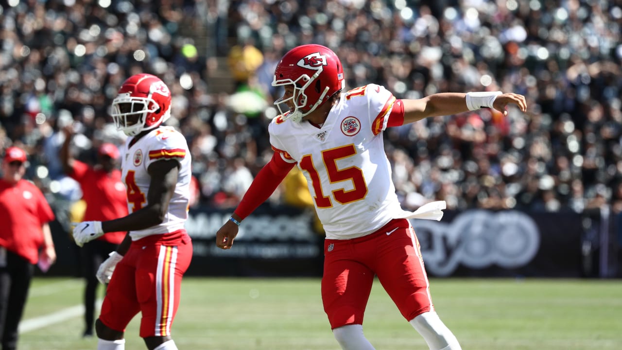Chiefs’ QB Patrick Mahomes Named AFC Offensive Player of the Week