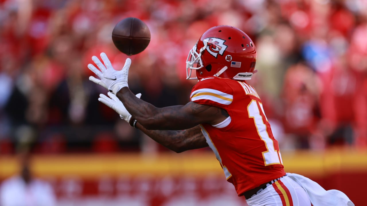 Patrick Mahomes' 26-yard Loft to Mecole Hardman Couldn't Be More Accurate