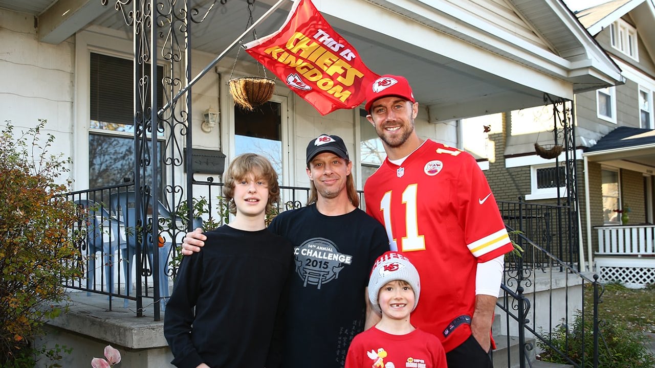 Photo Gallery: Alex Smith Makes A Home Delivery