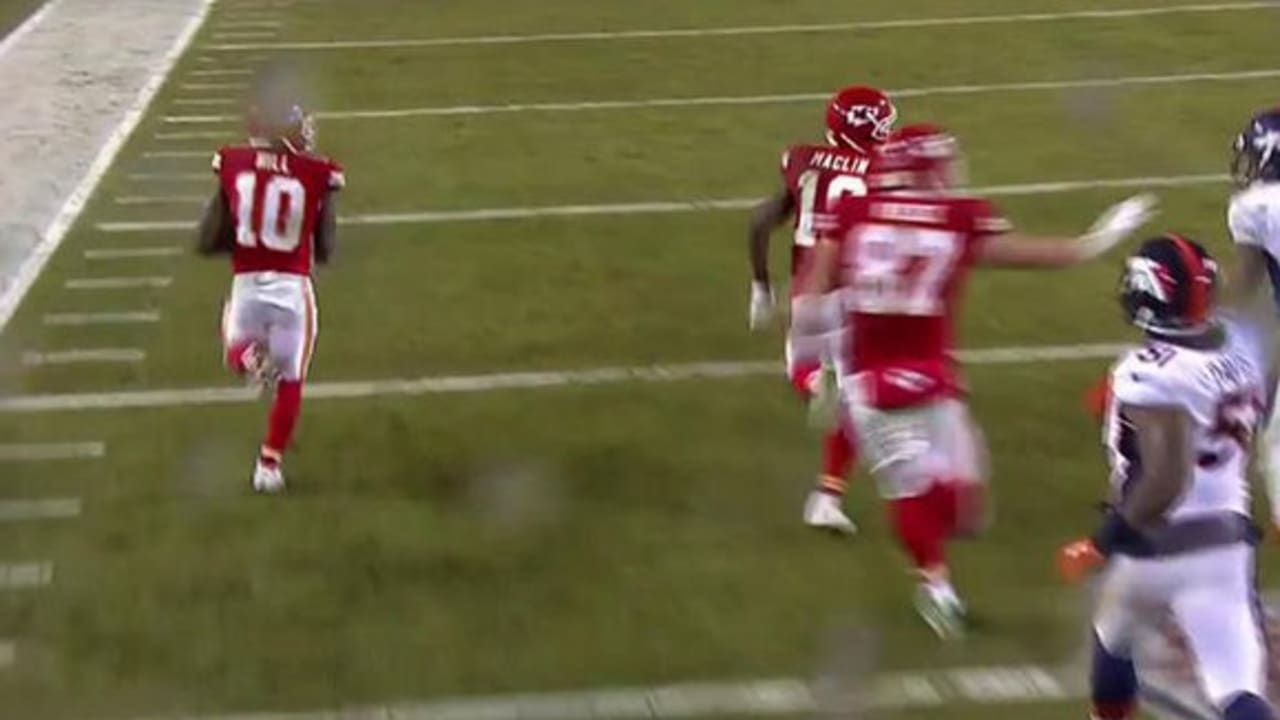No one can catch Tyreek Hill on 70-yard TD