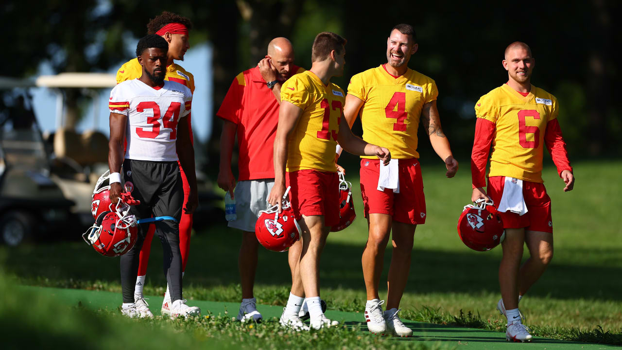 Photos: On-Field at Chiefs Training Camp Practice | 7/23/22