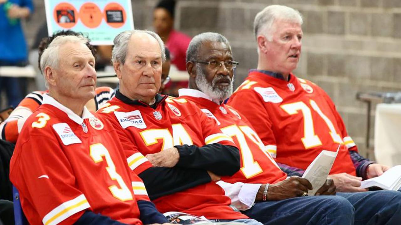 Former Chiefs and “Monday Niters” Meet and Greet at Local Diabetes ...