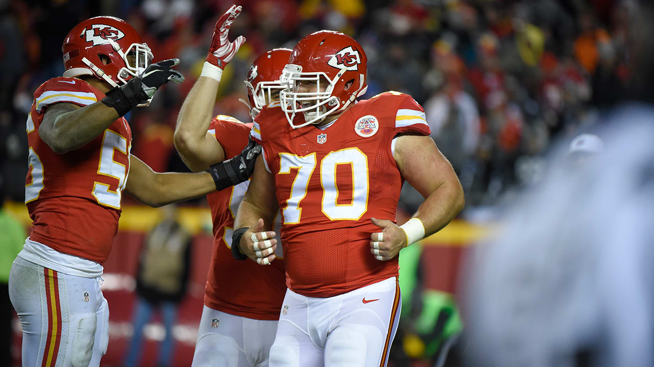 Chiefs DL Mike DeVito Announces Retirement