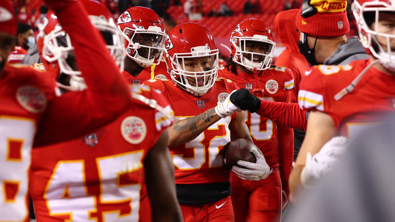 GAME OVER: Tyrann Mathieu Reads Drew Lock's Throw for Game-Sealing ...